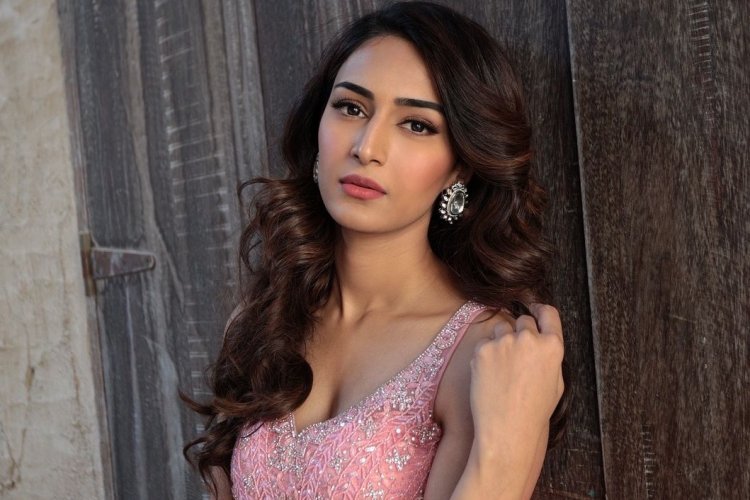 Actress Erica Fernandes Stuns Fans with a Fairytale-Like Photoshoot in ...