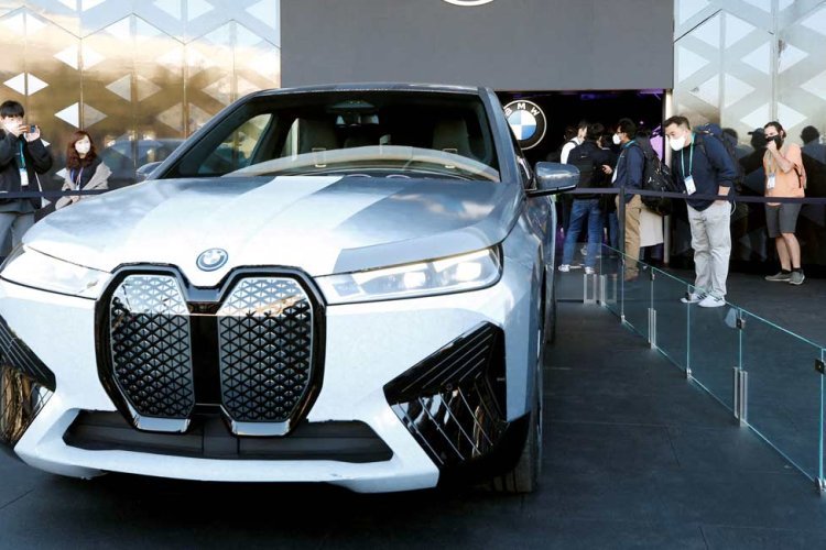 BMW introduced the world's first color-changing car, can cover a ...